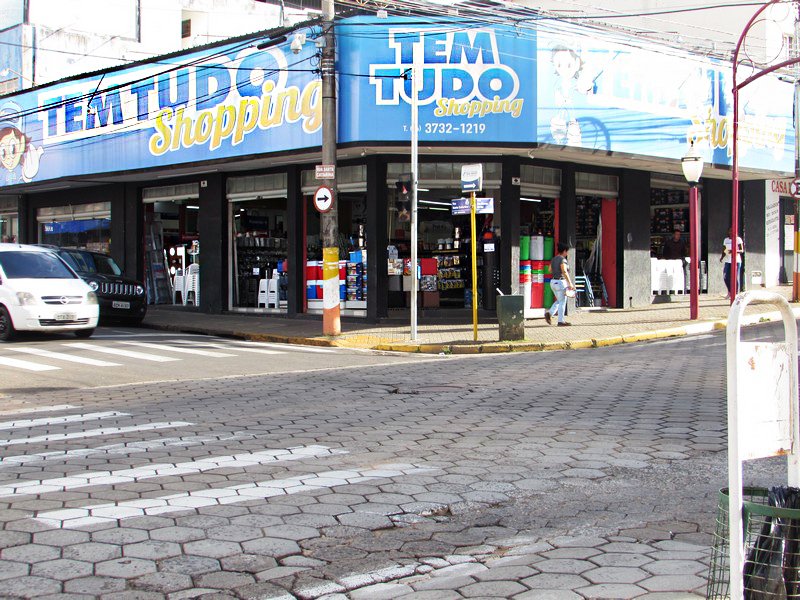 Tem Tudo Shopping